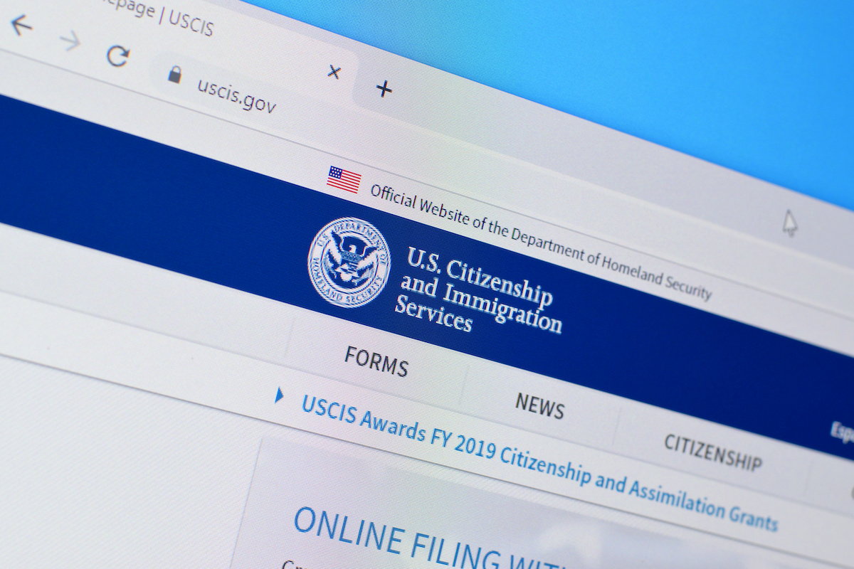 Cómo revisar tu caso en USCIS | Trámites USA