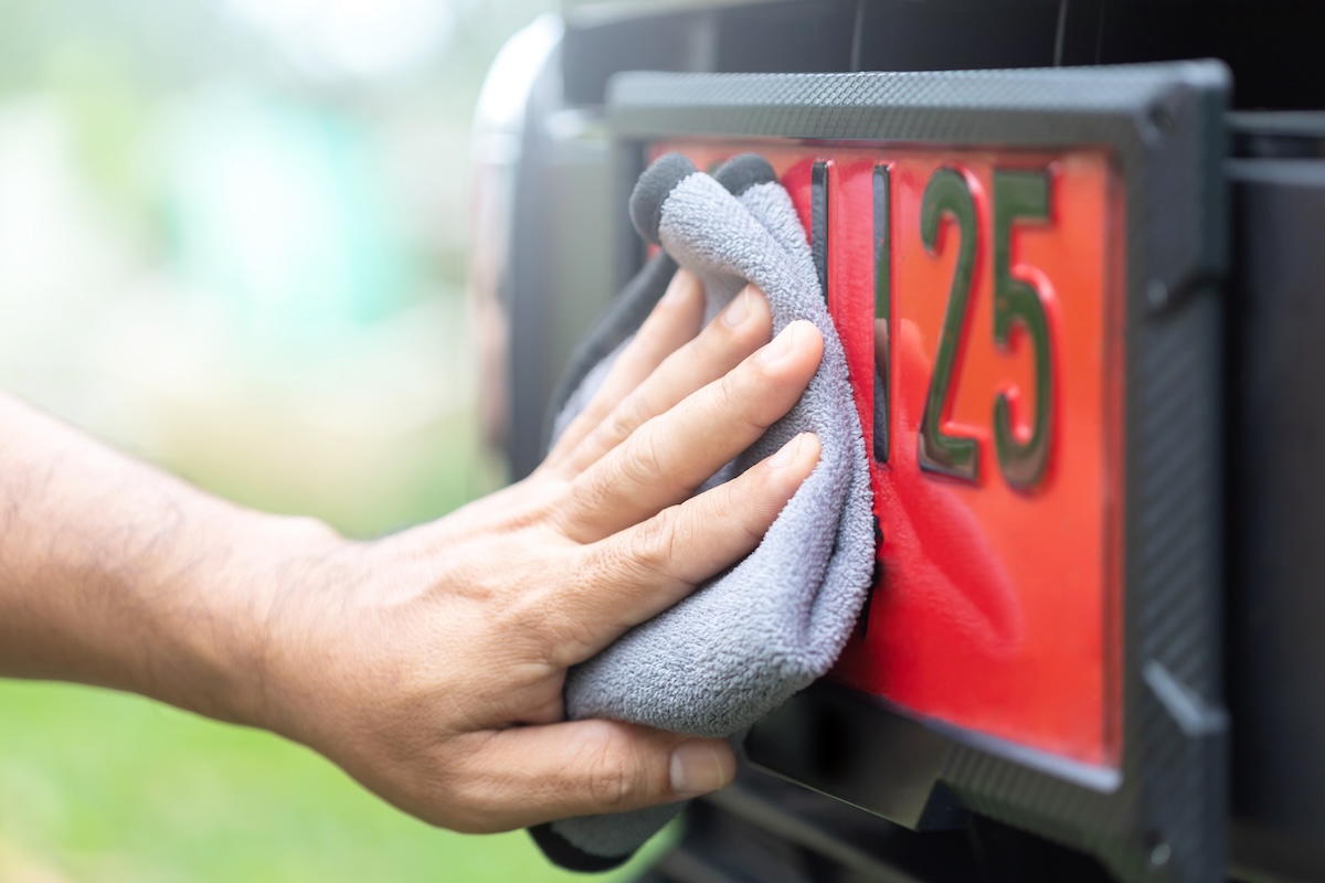 Cómo renovar los stickers del coche en Estados Unidos
