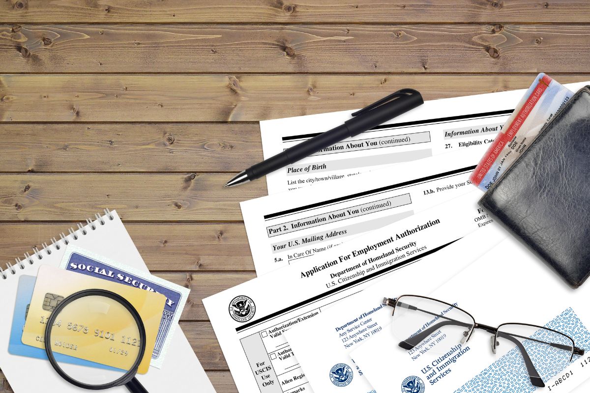 Cómo completar el formulario I-765 de Autorización de Empleo