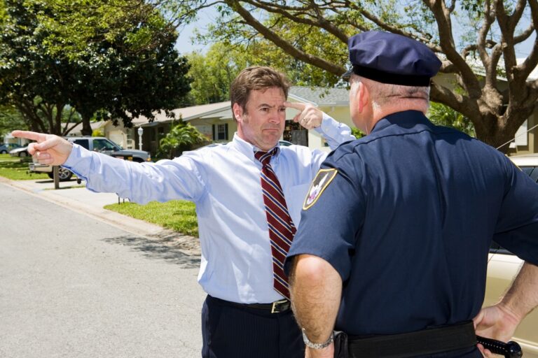 Qué significan DUI y DWI en EE. UU. y cuál es la diferencia